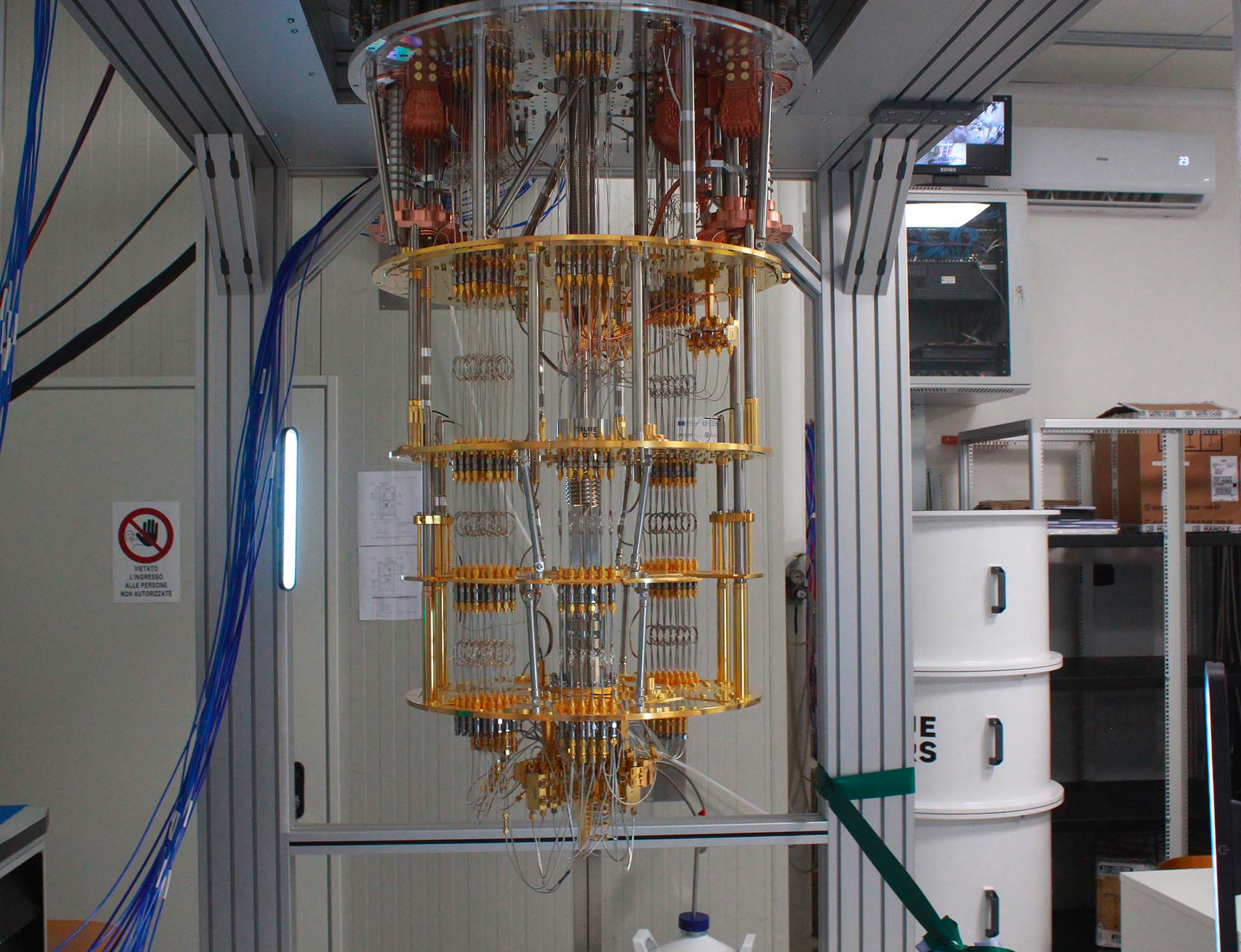 INAUGURATO ALL'UNIVERSITA' FEDERICO II DI NAPOLI IL PRIMO COMPUTER ...